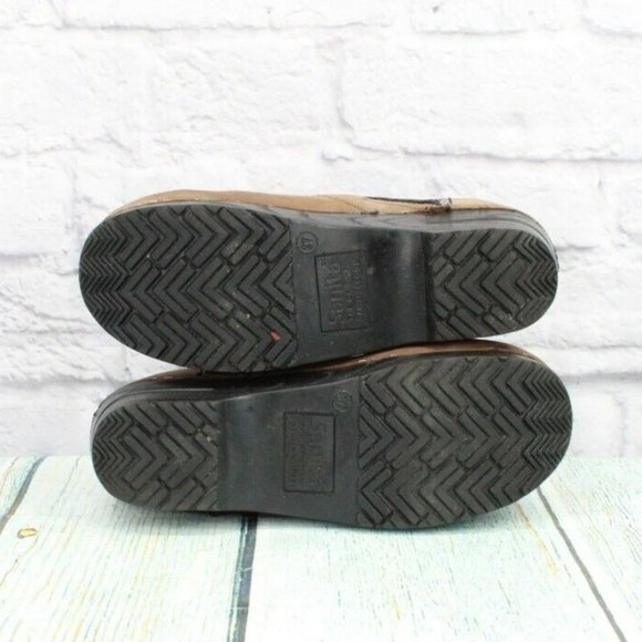 Sanita | Shoes | Sanita Brown Leather Slip On Round Toe Clogs Shoes ...